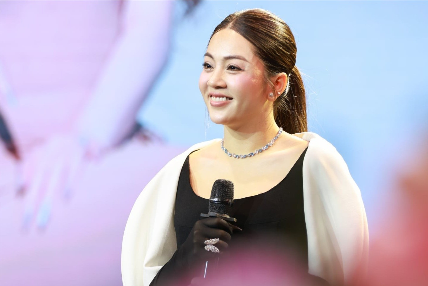 Khánh Thy chơi lớn | Báo điện tử Tiền Phong