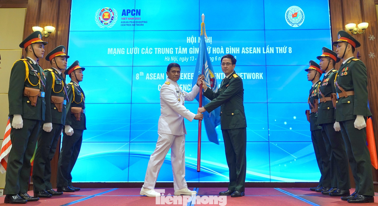 Việt Nam bàn giao cờ APCN cho Indonesia | Báo điện tử Tiền Phong