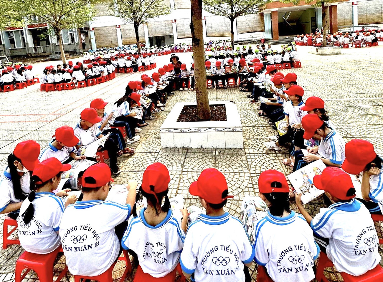 Bệnh đau mắt đỏ tăng đột biến, nguy cơ bùng phát dịch tại Bình Dương ...