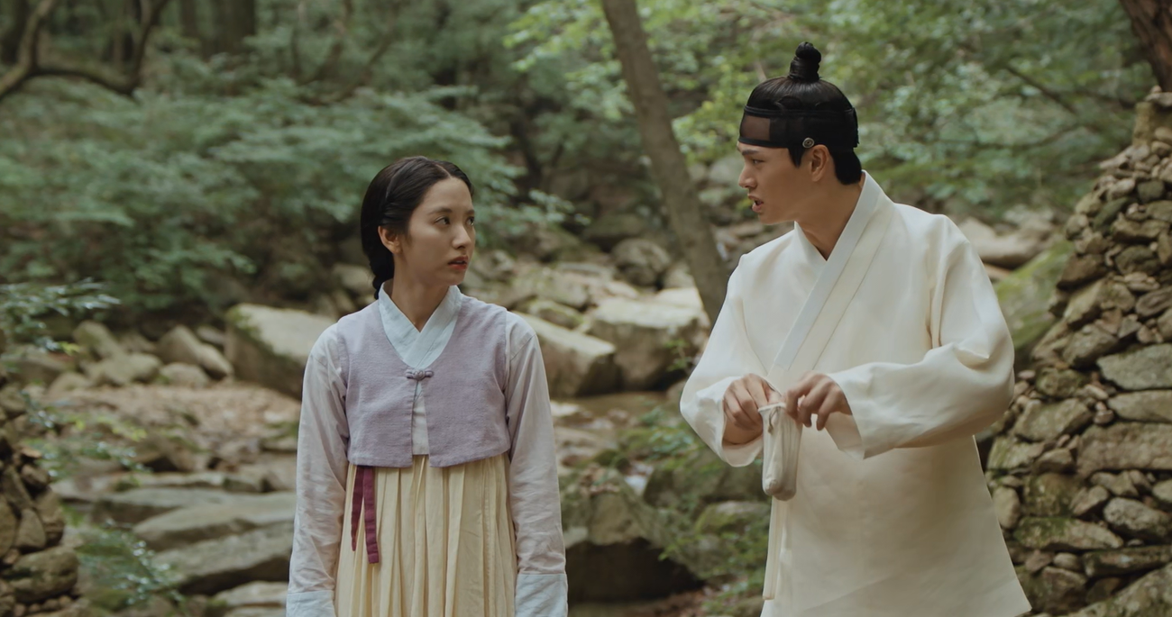 Cung Điện Ma Ám tập 4: Yeo Ri cầu xin Gang Cheol hộ mệnh, ác thần "làm ...