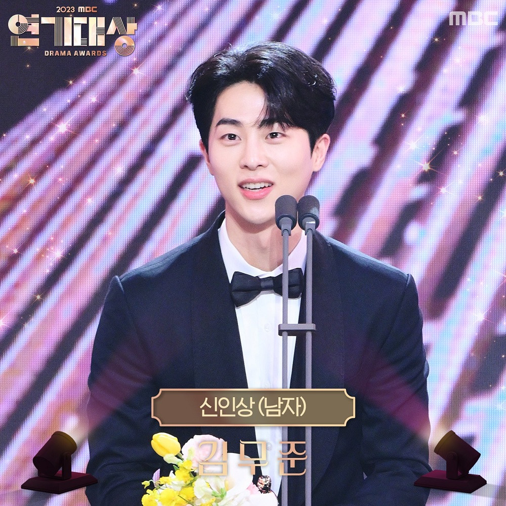 Hẹn hò “tay ba” với Nagano Mei, nam diễn viên Hàn Quốc đột ngột bị cắt ...