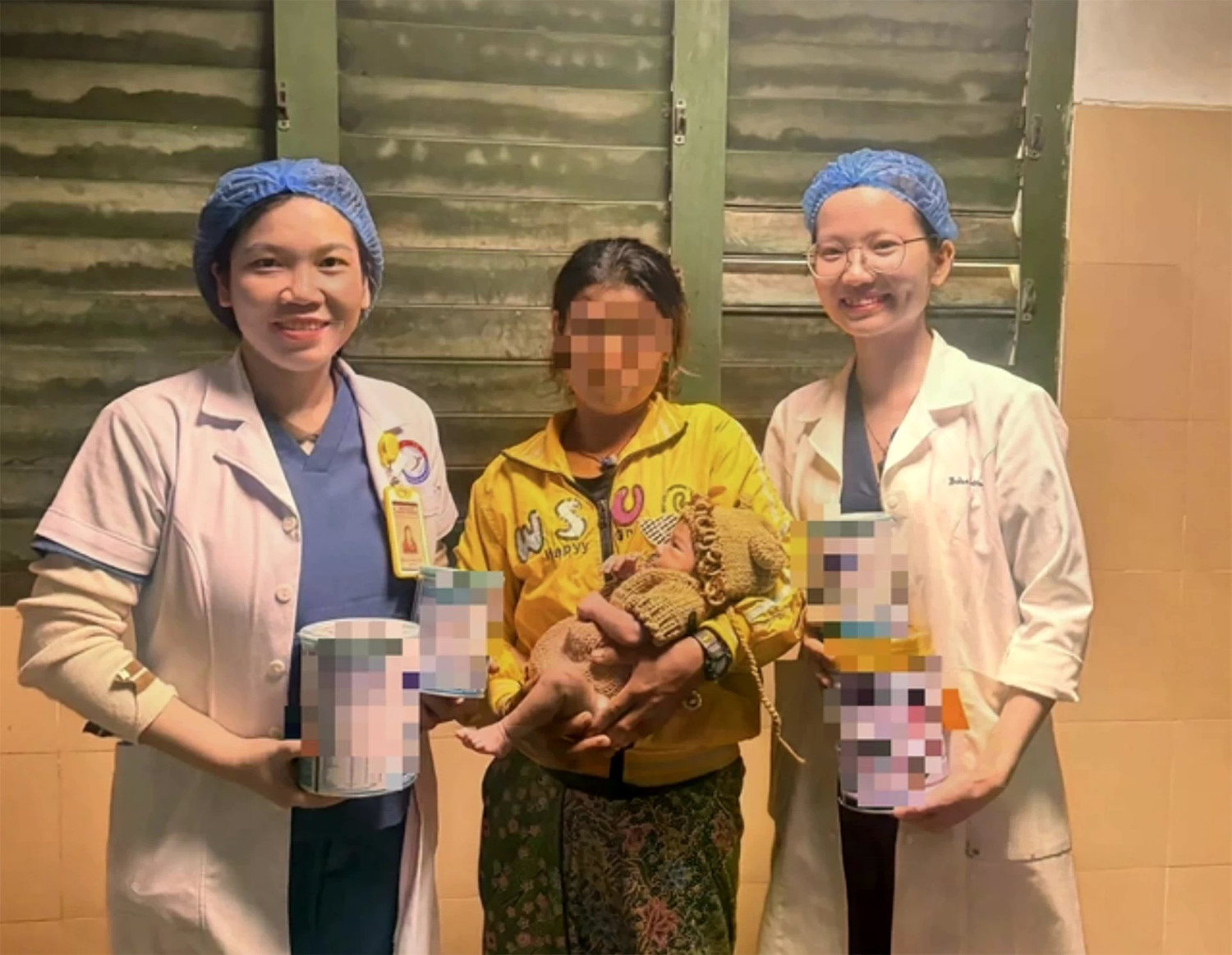 Bé 5 ngày tuổi bị thủng dạ dày vì được mẹ cho ăn cơm | Báo điện tử Tiền Phong