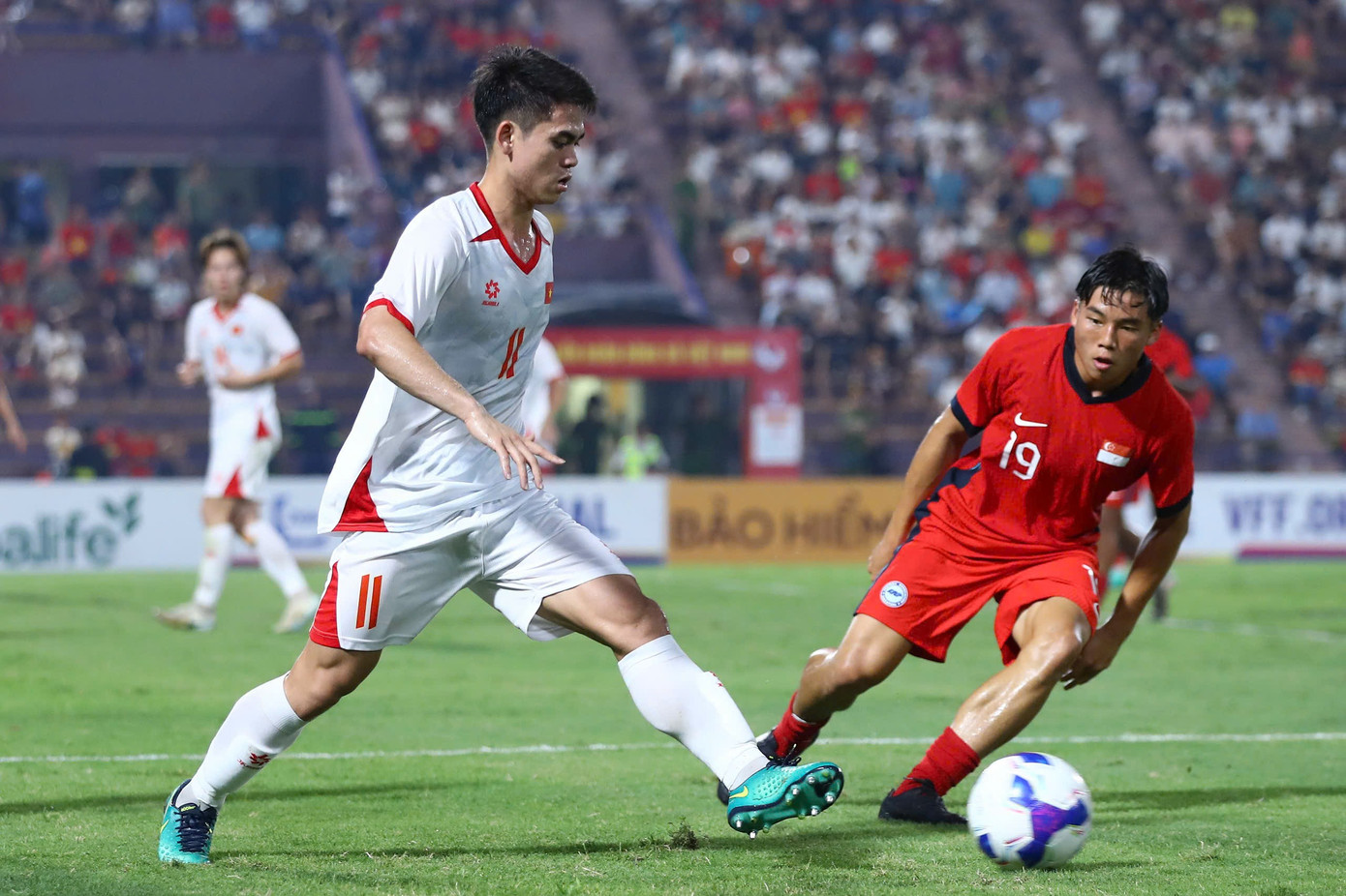 Đánh bại U23 Singapore, U23 Việt Nam tái chiếm ngôi đầu bảng C | Báo điện tử Tiền Phong