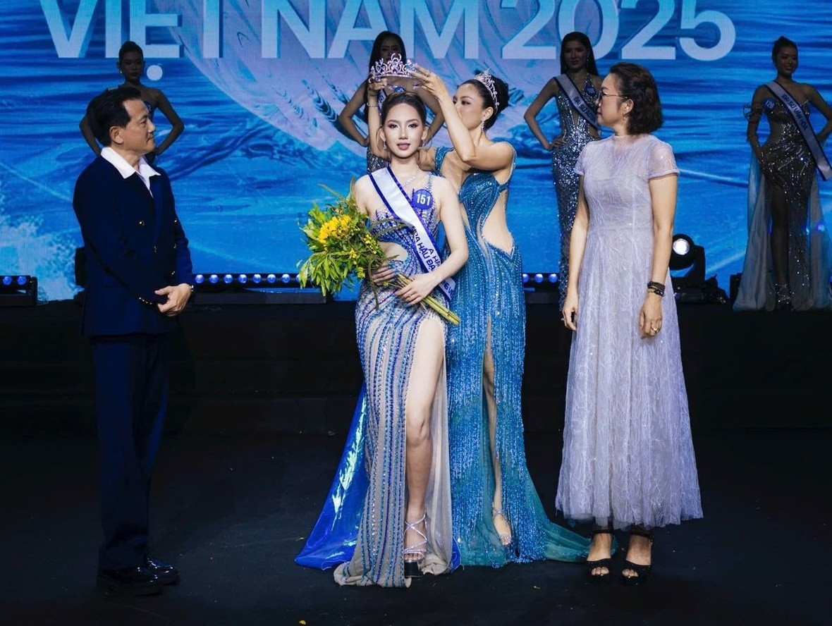 Người trong cuộc nói gì về màn trao vương miện lắm sự cố và bất ổn nhất ...