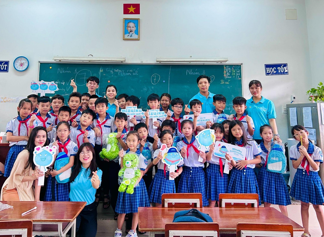 The program 'Mizuiku - I love clean water' officially launched the ...
