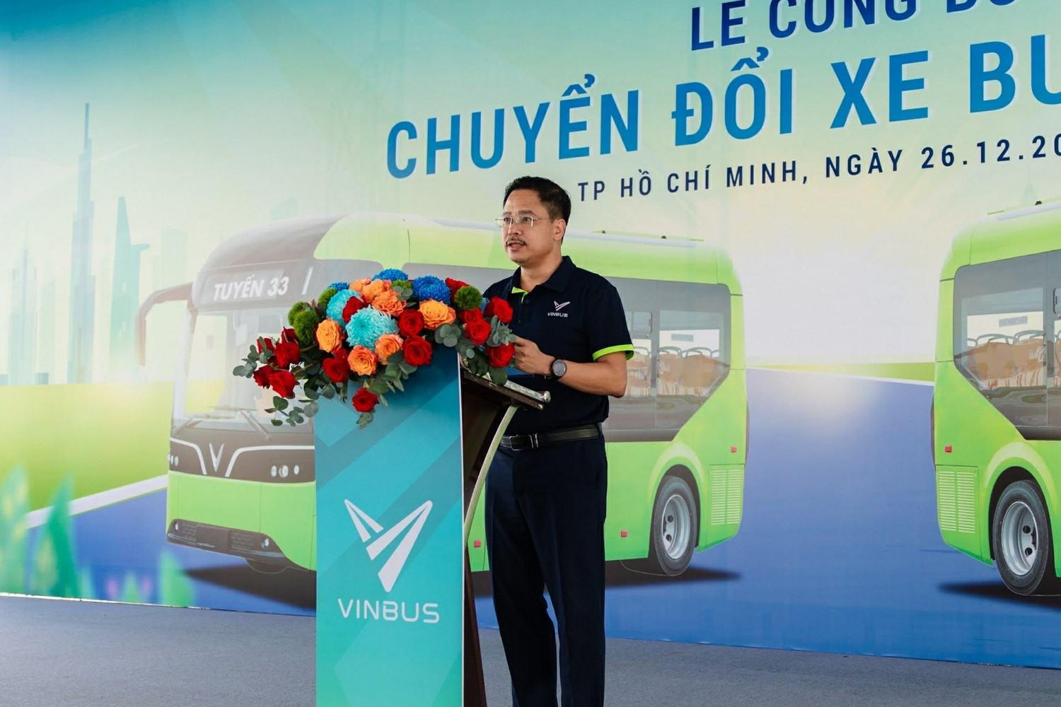 VinBus chính thức vận hành tuyến buýt điện 33 và 150 tại TP. HCM | Báo ...