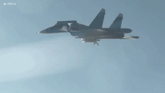 Nga công bố video cường kích Su-34 thả bom lượn nặng 3 tấn | Báo điện tử Tiền Phong