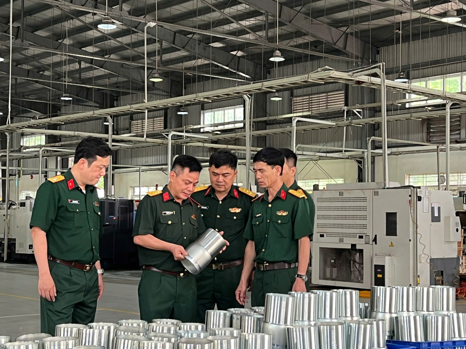 Nhà máy Z131 ba lần nhận danh hiệu Anh hùng | Báo điện tử Tiền Phong