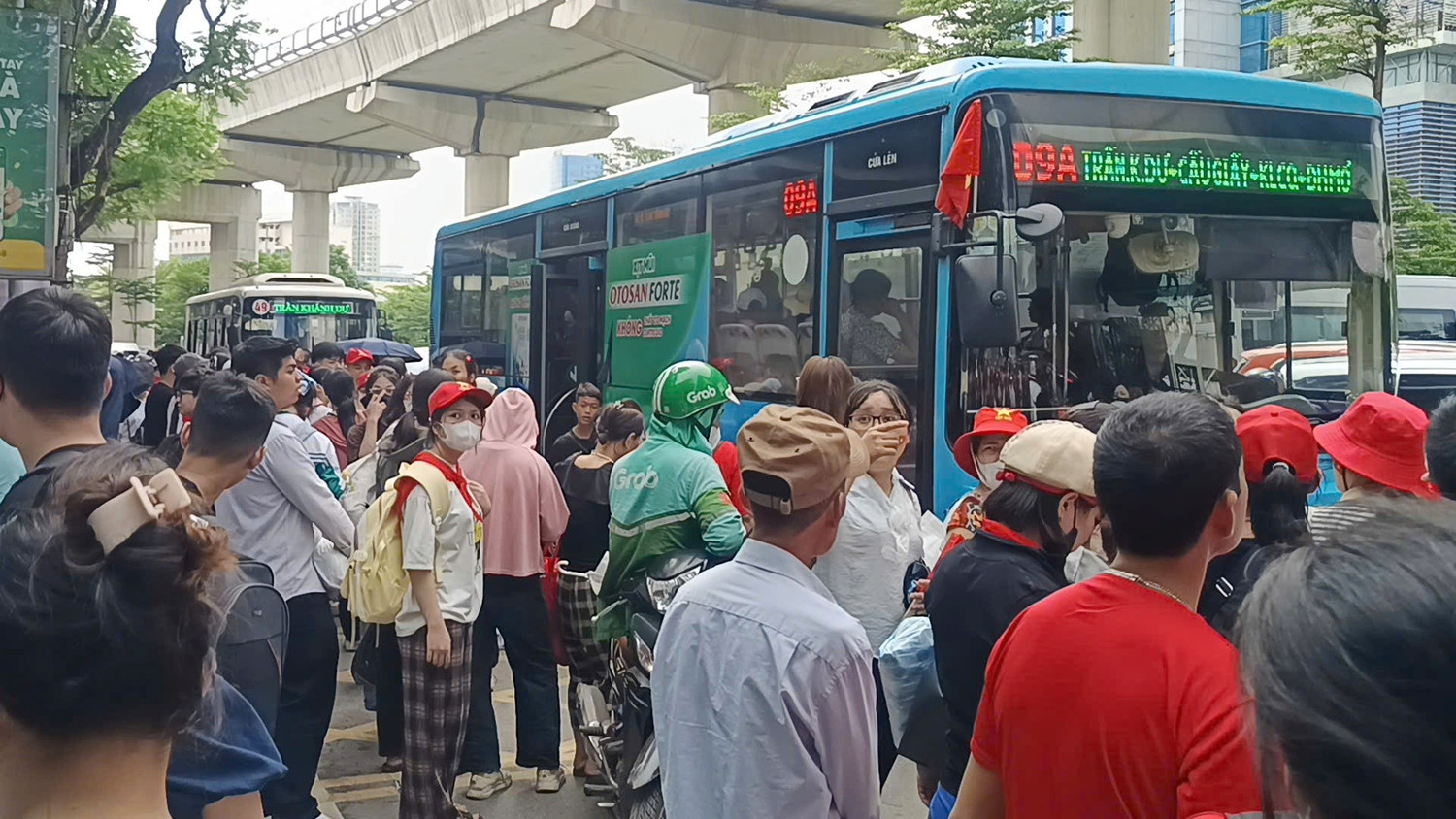 Hơn 600 nghìn hành khách đi xe buýt dịp Quốc khánh | Báo điện tử Tiền Phong