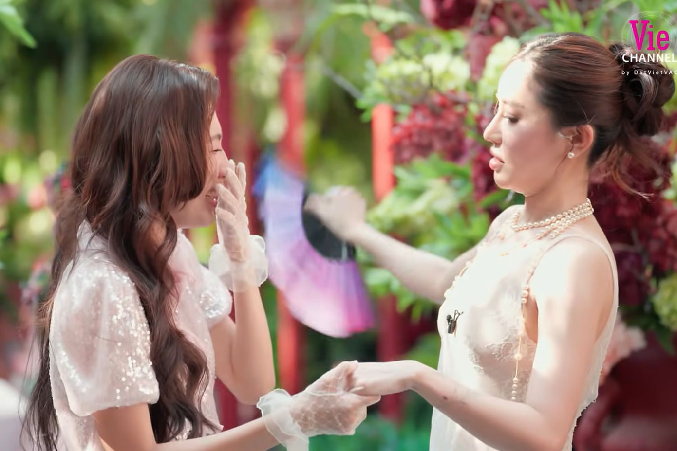 Hai "thái cực" Em Xinh: Bích Phương - Lamoon gây xúc động, 52Hz tung "rổ meme" | Báo điện tử ...