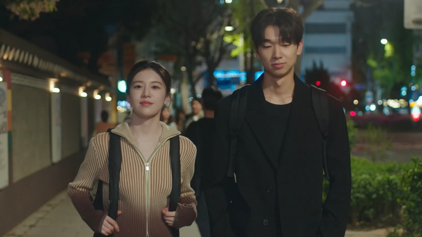 Resident Playbook: In4 bác sĩ gây mê đổ Yi Young, khán giả muốn "đạp 2 thuyền" | Báo điện tử ...