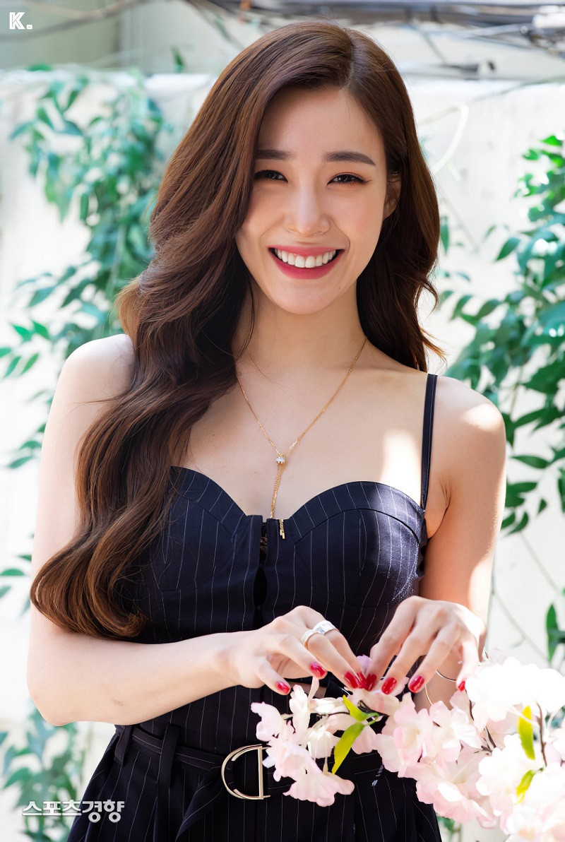 5 năm sau khi rời SM: Tiffany Young đóng phim với Song Joong Ki, đầu quân cho công ty mới | Báo ...