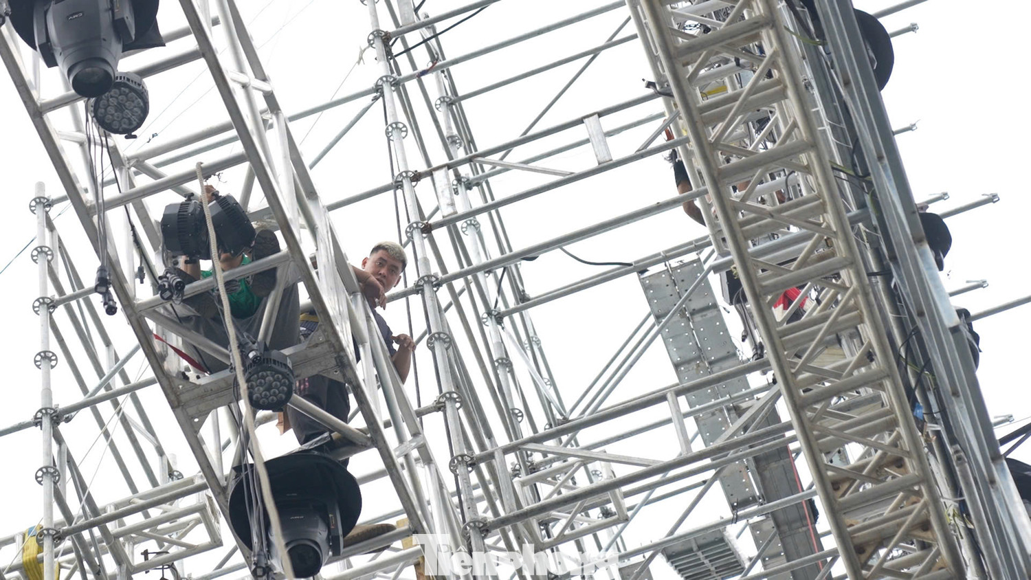 Hé lộ sân khấu đêm chung kết Hoa hậu Việt Nam năm 2024 nhìn từ trên cao ...