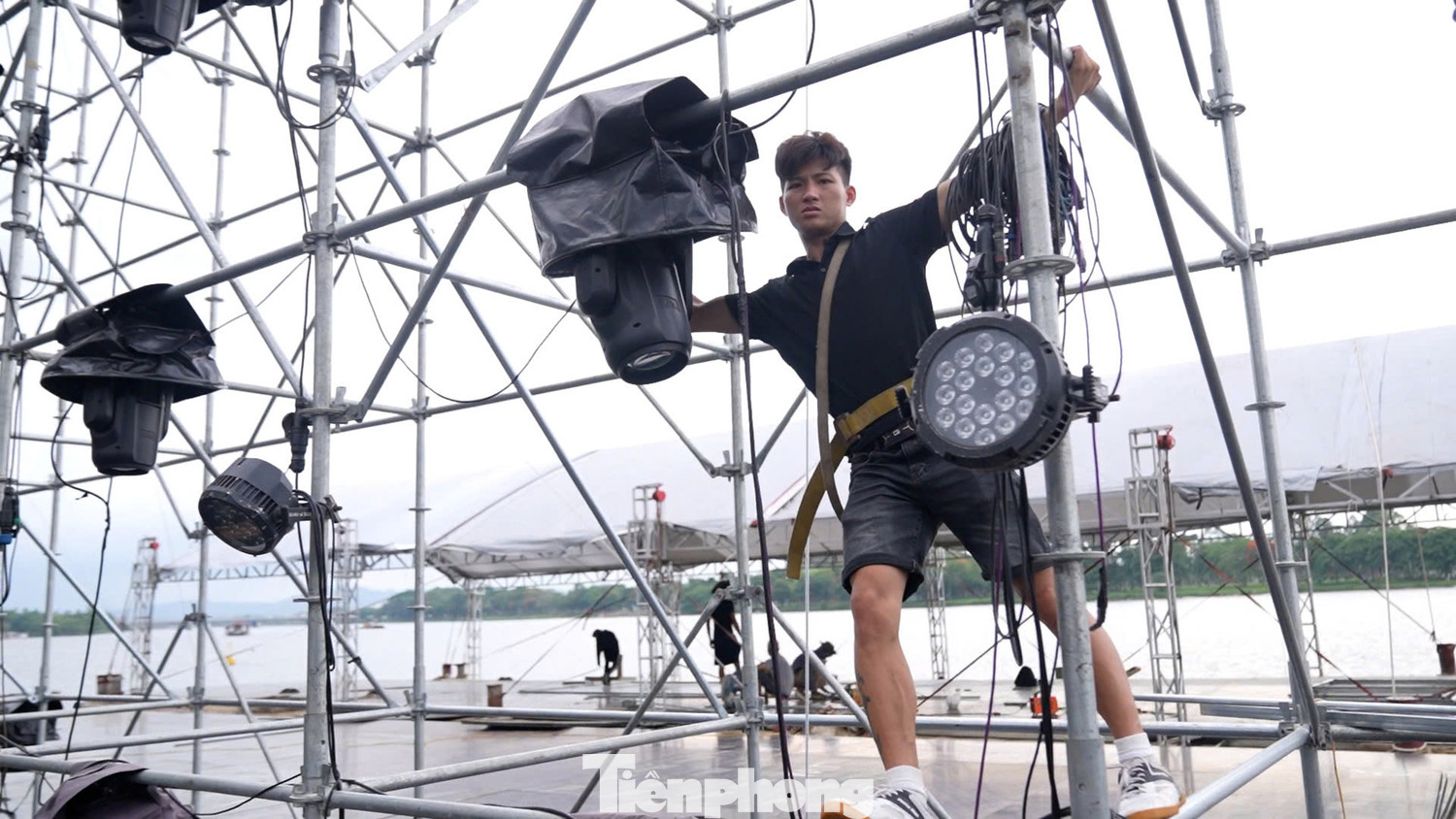 Hé lộ sân khấu đêm chung kết Hoa hậu Việt Nam năm 2024 nhìn từ trên cao ...