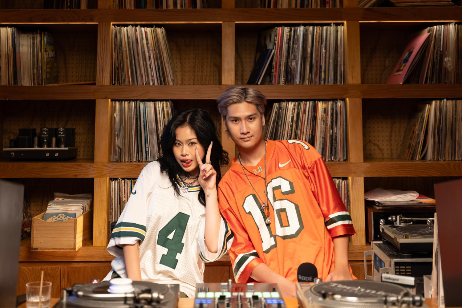 RIO cầu hôn 52Hz sau 6 năm, chuyện tình yêu "cồng kềnh" có cái kết viên ...