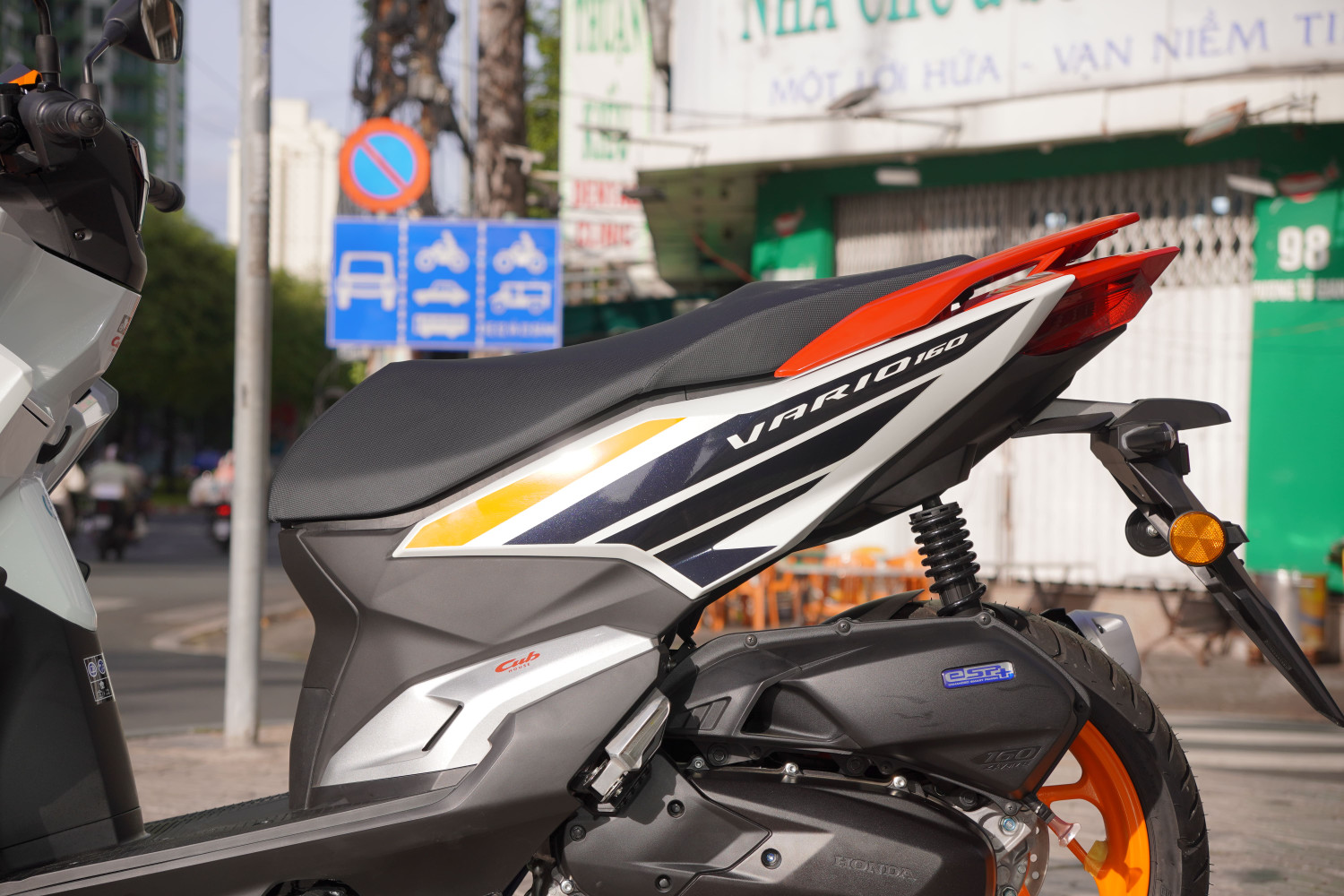 Cận cảnh Honda Vario bản giới hạn Repsol vừa về Việt Nam | Báo điện tử ...