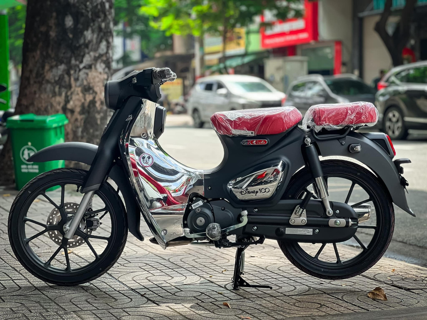 Honda Super Cub phiên bản Disney giá hơn 200 triệu đồng tại Việt Nam ...