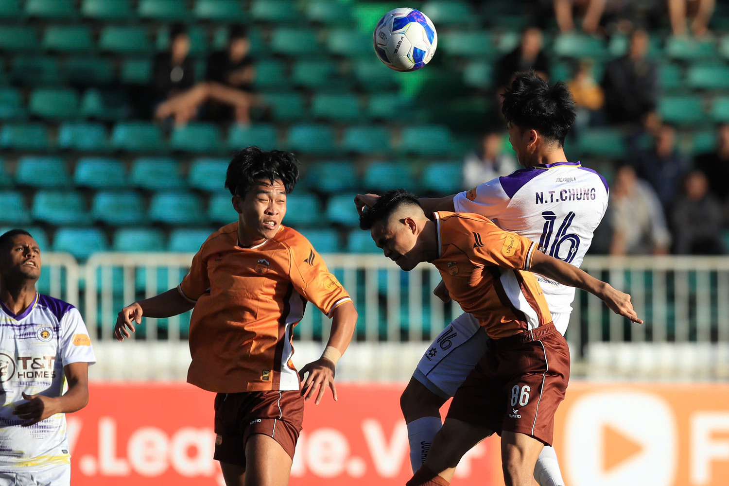 Có HLV mới, CLB Hà Nội thắng đậm HAGL tại Pleiku | Báo điện tử Tiền Phong