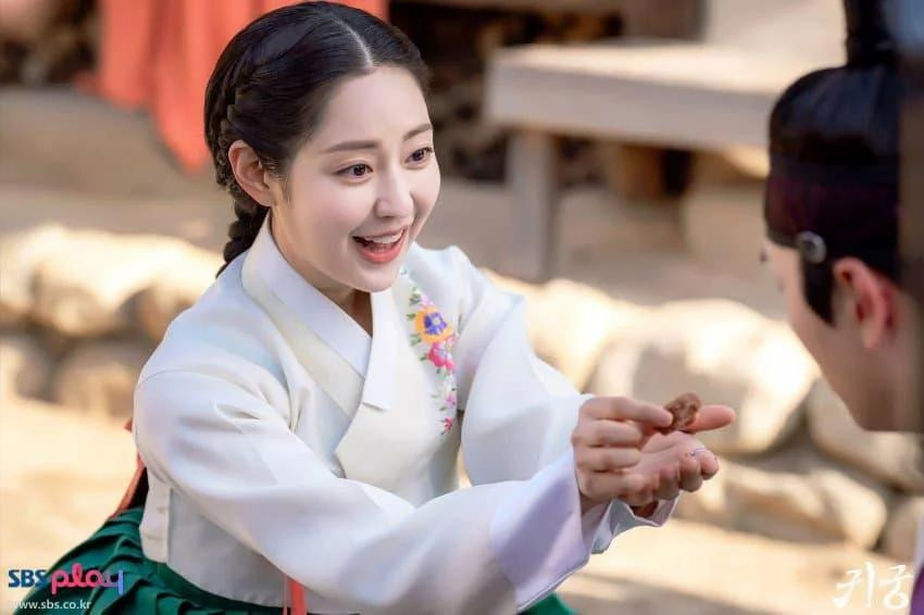 Cung Điện Ma Ám: Ngoài Bona còn thủy quỷ và nữ phụ là "mẫn nhi" siêu dịu keo | Báo điện tử Tiền ...