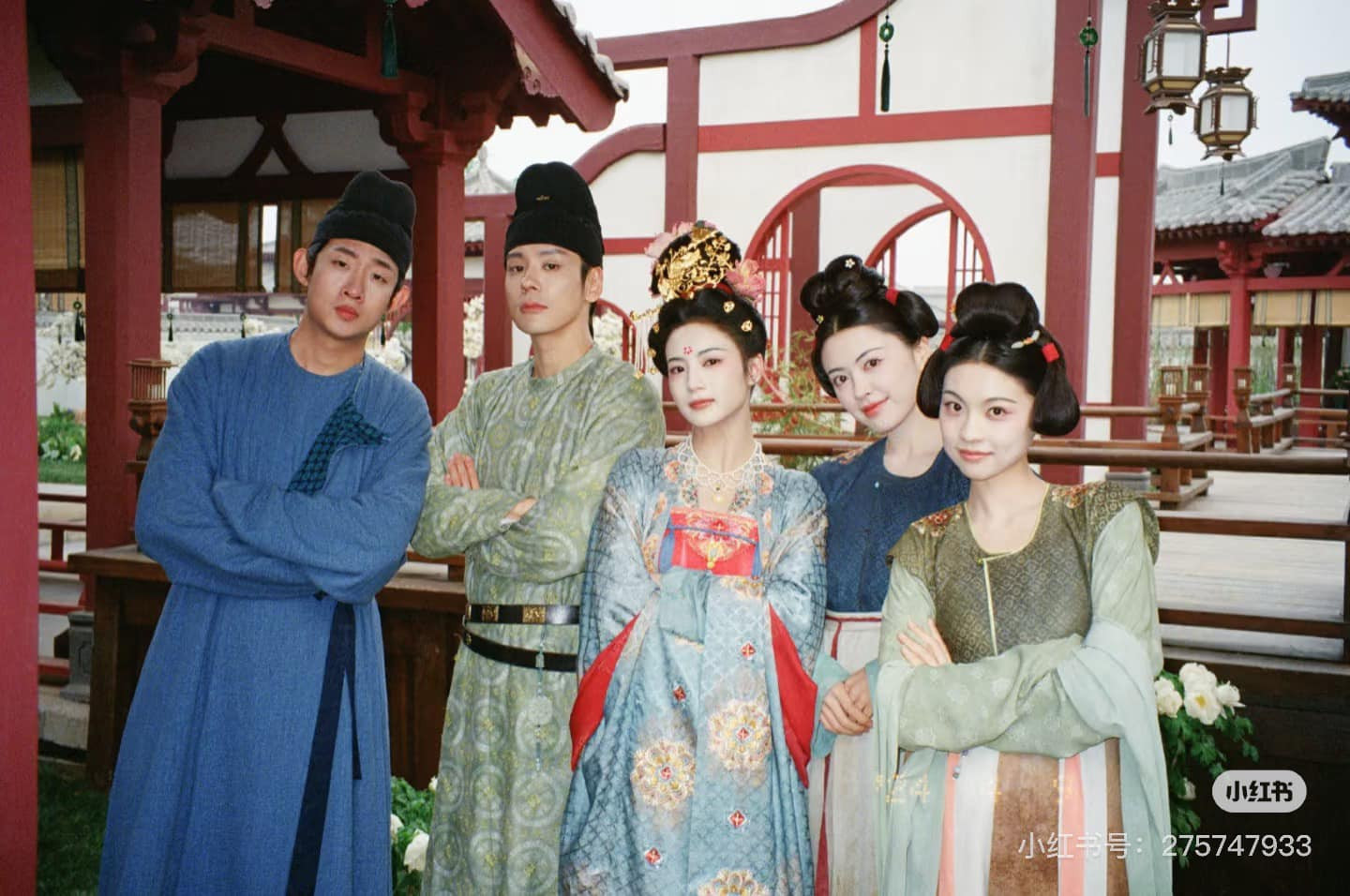 Lý Hiện xả kho ảnh hậu trường "Quốc Sắc Phương Hoa", có một tấm gây tò mò | Báo điện tử Tiền Phong