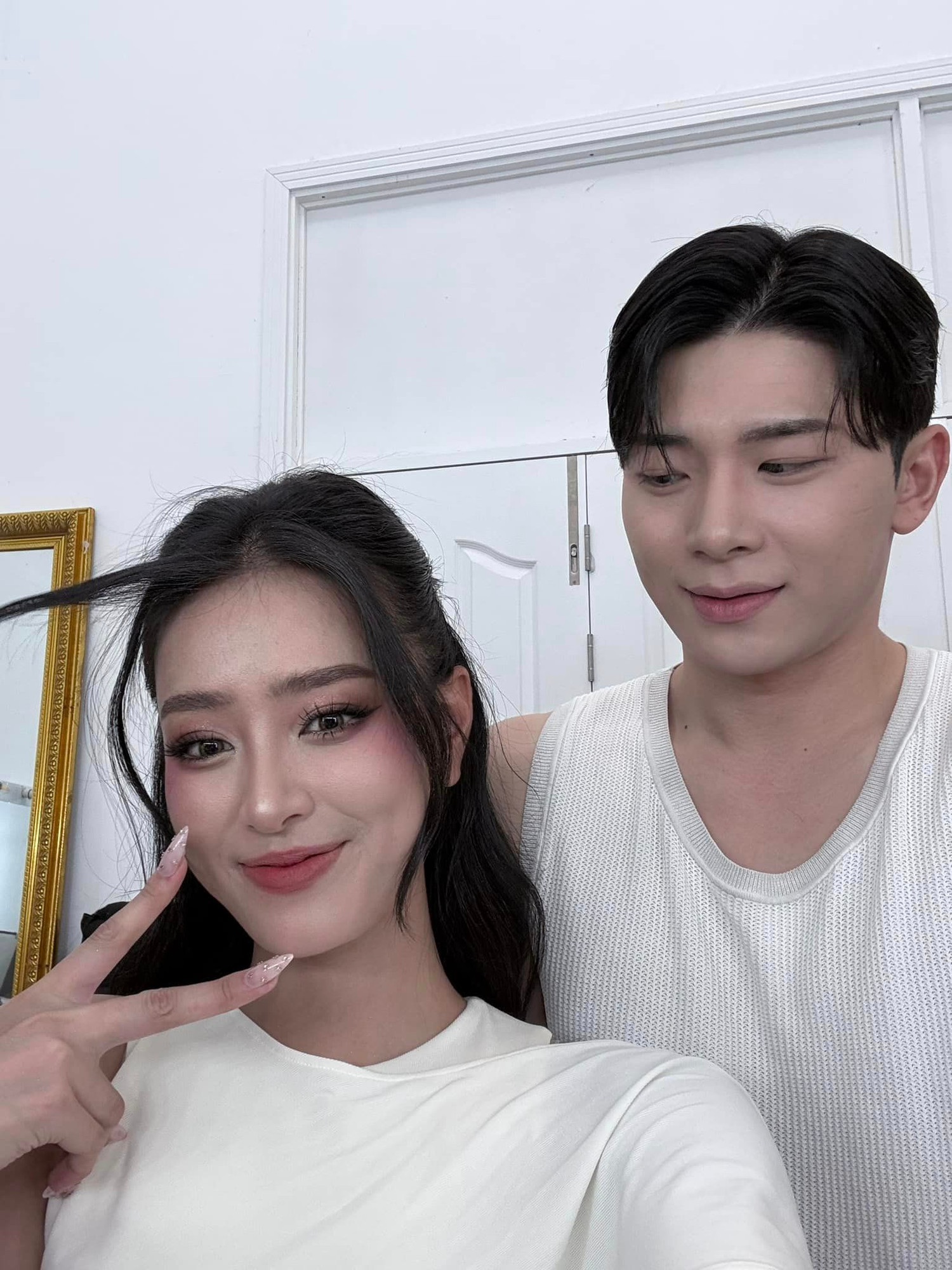 Minuk bảo vệ Bùi Khánh Linh khi Á hậu Miss Intercontinental bị tố thiếu ...