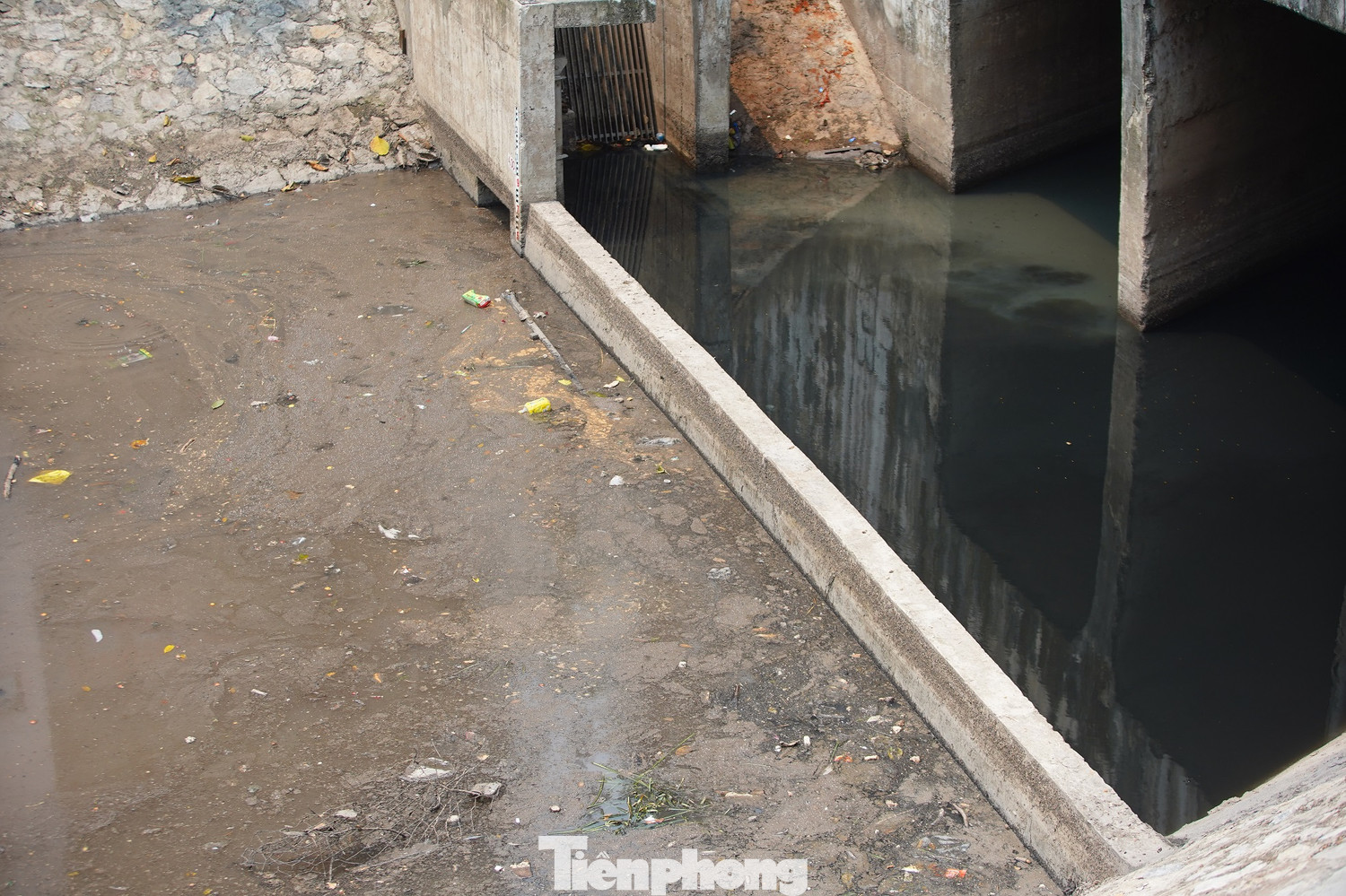 Hình ảnh khác lạ của sông Tô Lịch sau khi được nạo vét, cải tạo | Báo điện tử Tiền Phong