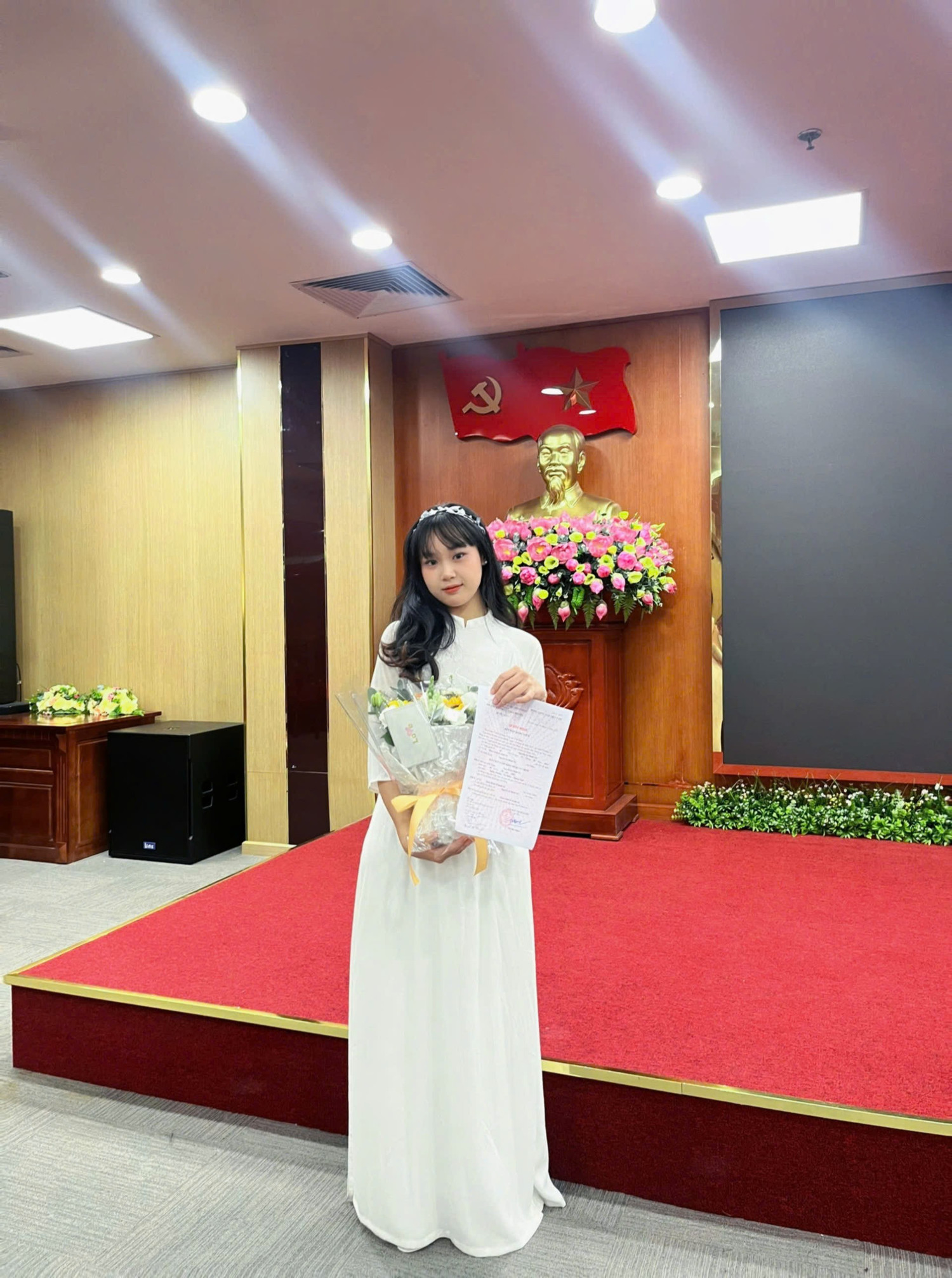 Gương mặt Đảng viên trẻ với cái nhìn sâu sắc về chính trị, mong muốn ...