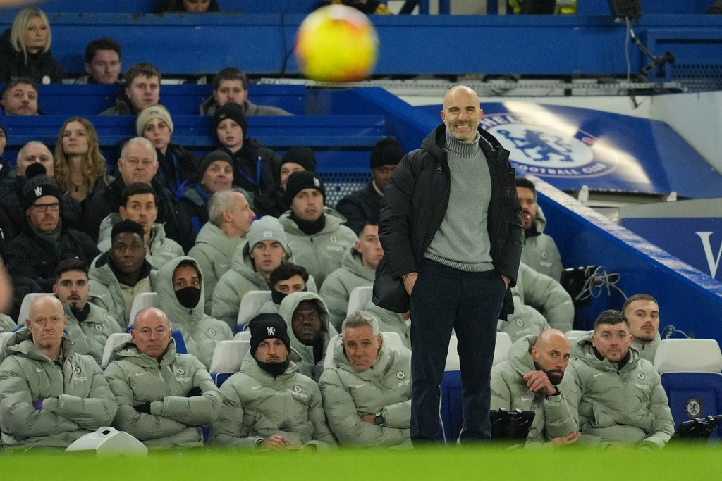 Chelsea hold emergency meeting to sack manager Enzo Maresca?