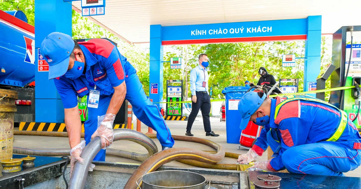 Gần 1.000 Cửa hàng xăng dầu PVOIL đã sẵn sàng kinh doanh xăng E10