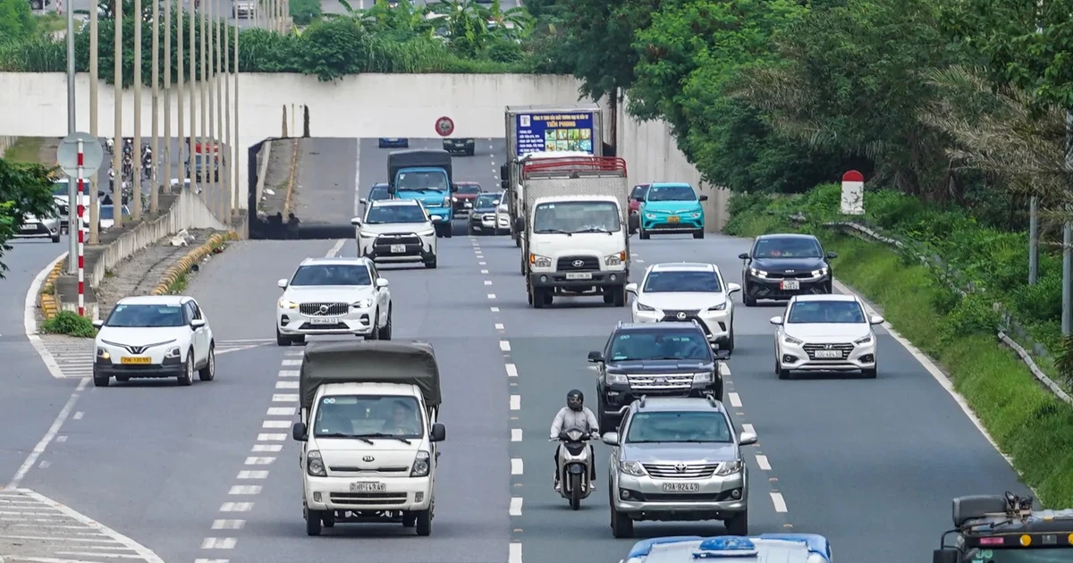 Xe máy tràn vào cao tốc Đại lộ Thăng Long 'né' ùn tắc | Báo điện tử ...