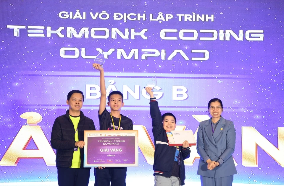 Gặp gỡ các tài năng lập trình trẻ Việt Nam "thống trị" Olympic STEM ...