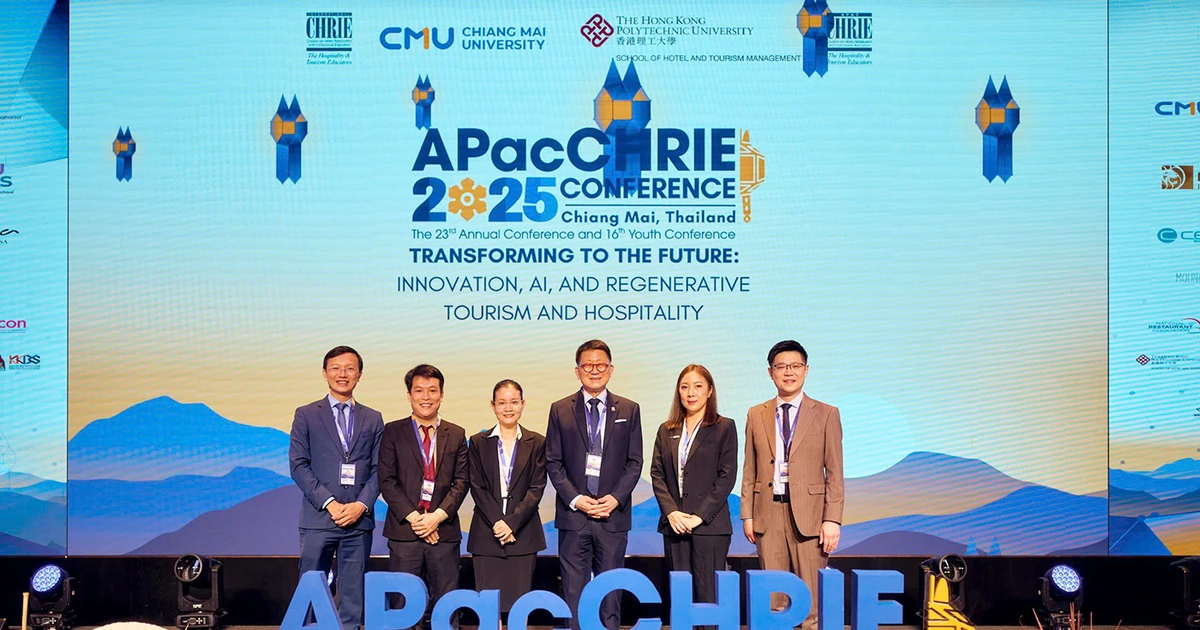 ĐH Duy Tân đăng cai Hội thảo APacCHRIE 2028 và giải Ba Best Paper Award tại Diễn đàn APF-2025 ...