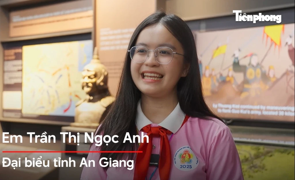 Đại biểu Cháu ngoan Bác Hồ trải nghiệm Bảo tàng Lịch sử Quân sự Việt Nam