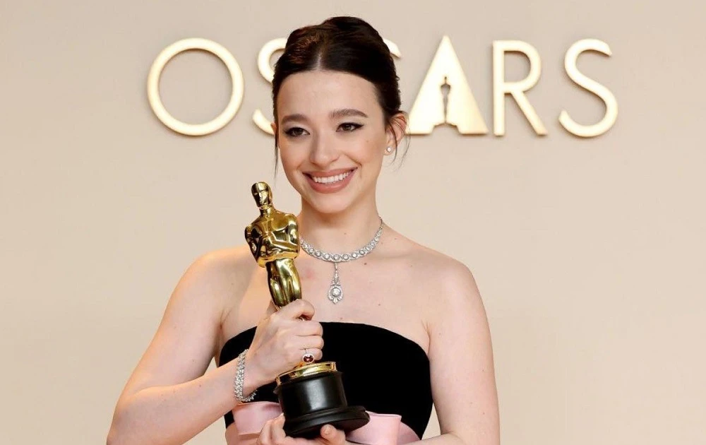 Nữ chính "Anora" Mikey Madison bị chỉ trích sau khi nhận tượng vàng ...