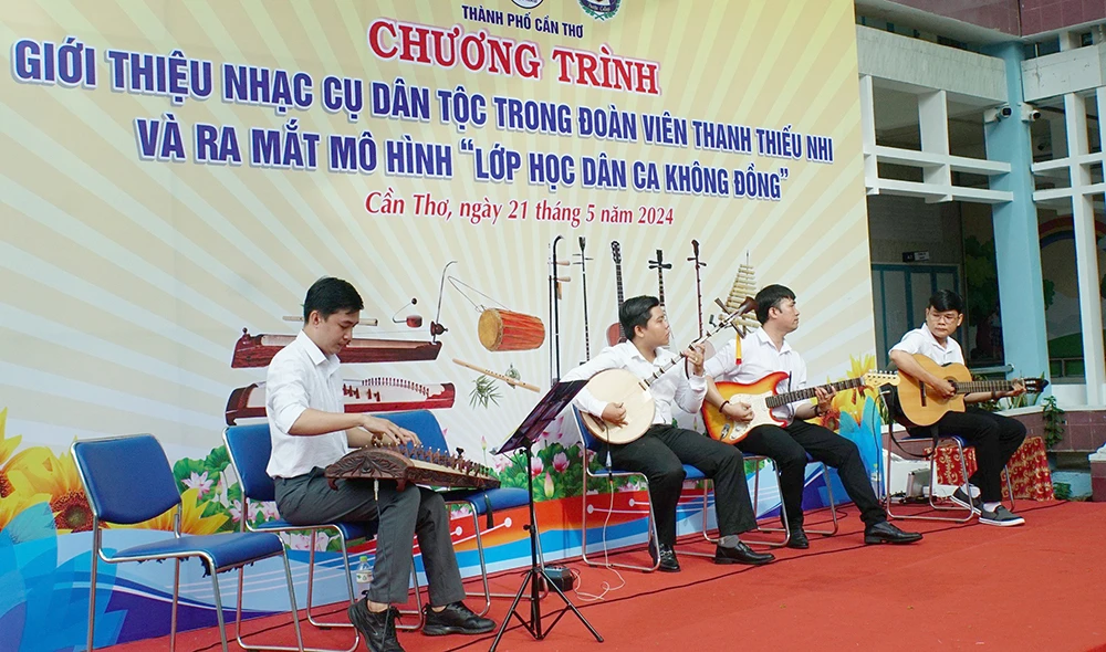 Lan tỏa niềm đam mê nhạc cụ dân tộc cho thanh thiếu niên | Báo điện tử ...