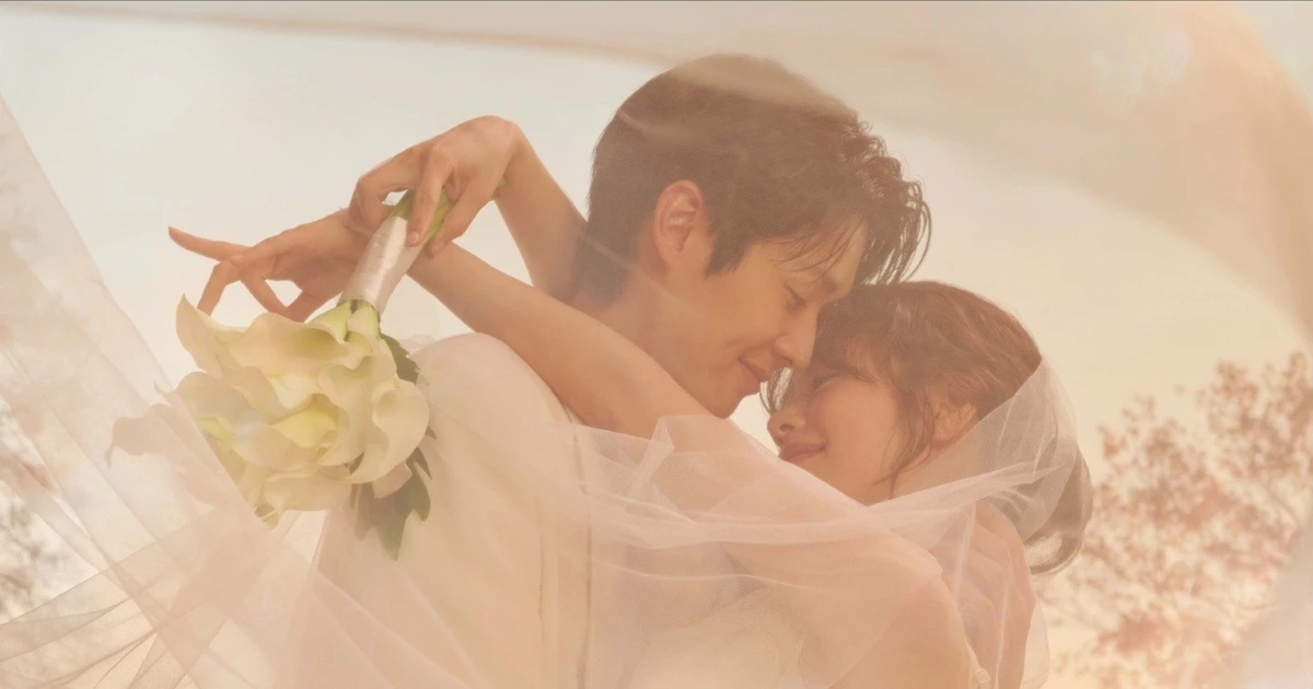 Bộ ảnh cưới của Choi Woo Shik và Jung So Min, hôn nhân giả mà ngọt tưởng thật | Báo điện tử Tiền ...