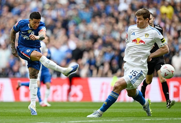 Chelsea gặp Man City ở chung kết FA Cup