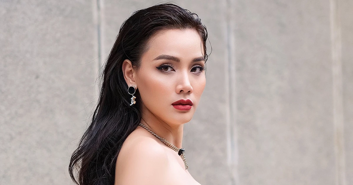 Trang Nhung xuống phố diện toàn đồ hiệu, nhan sắc xứng danh ‘Đệ nhất mỹ ...