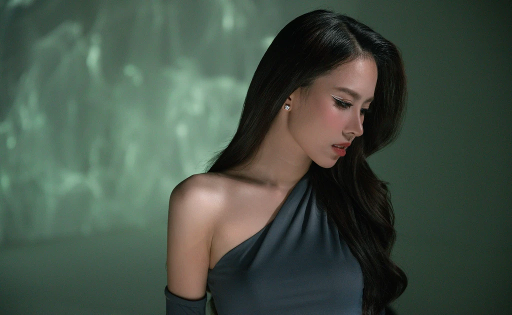 Dân mạng 'săm soi' chất giọng của một Á hậu gen Z bất ngờ 'bẻ lái' chuyển sang ca hát | Báo điện ...