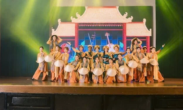 Sinh viên “Tìm về” âm nhạc truyền thống tại lễ kỷ niệm 30 năm CLB Dân ...