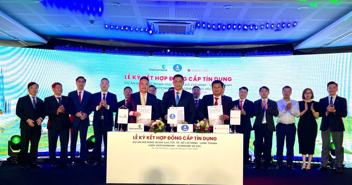 VEC và Vietcombank, Agribank ký kết hợp đồng cấp tín dụng cho dự án mở ...