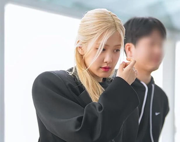 Showbiz 23/9: Rosé xuất hiện sau tin 3 thành viên rời BlackPink
