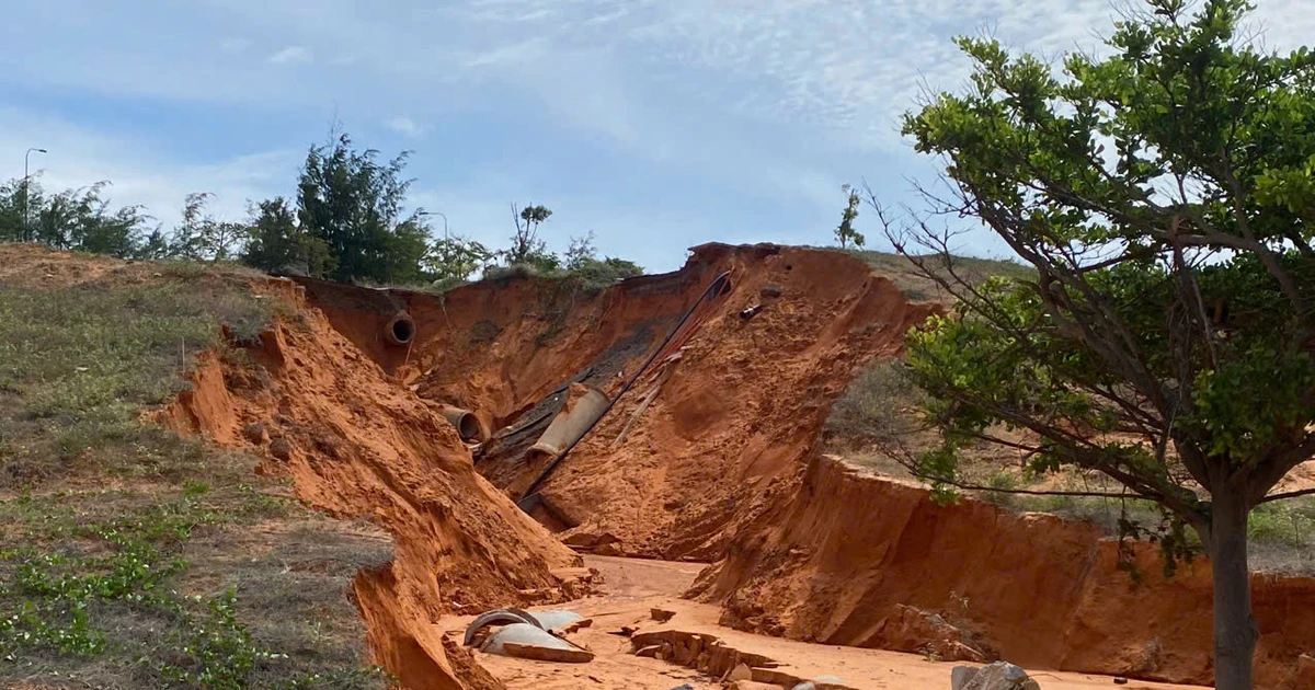 Giải pháp ngăn lũ cát đỏ tràn xuống đường ở Bình Thuận | Báo điện tử ...