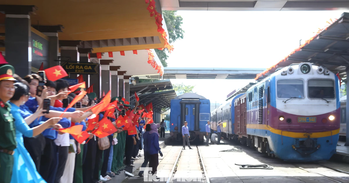 Đà Nẵng đón đoàn quân A80 trong niềm tự hào và xúc động | Báo điện tử Tiền Phong