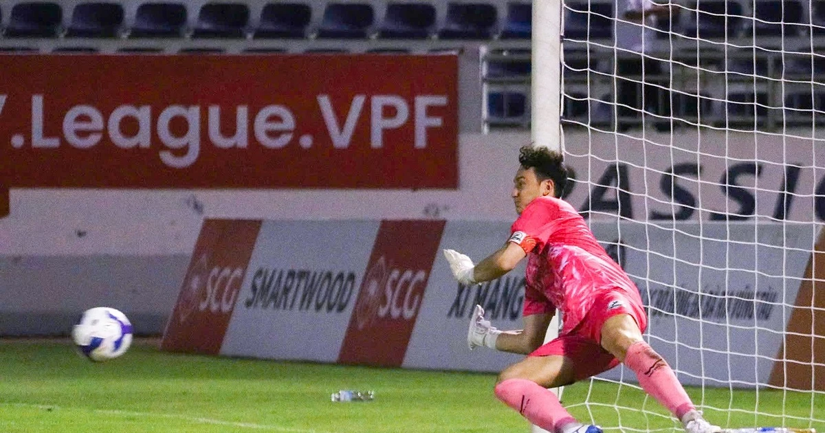Thủ môn Văn Lâm, 'ông vua' bắt phạt đền của bóng đá Việt Nam