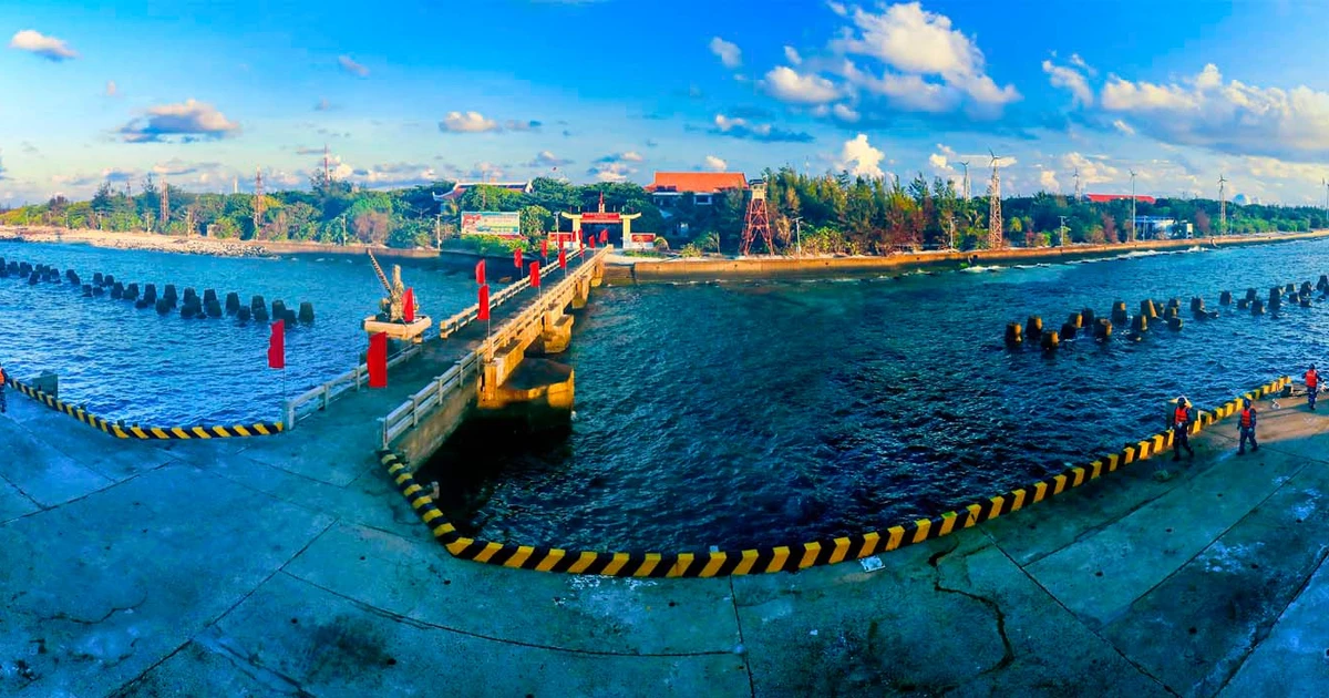 Tác nghiệp trên tàu Trường Sa 571 | Báo điện tử Tiền Phong