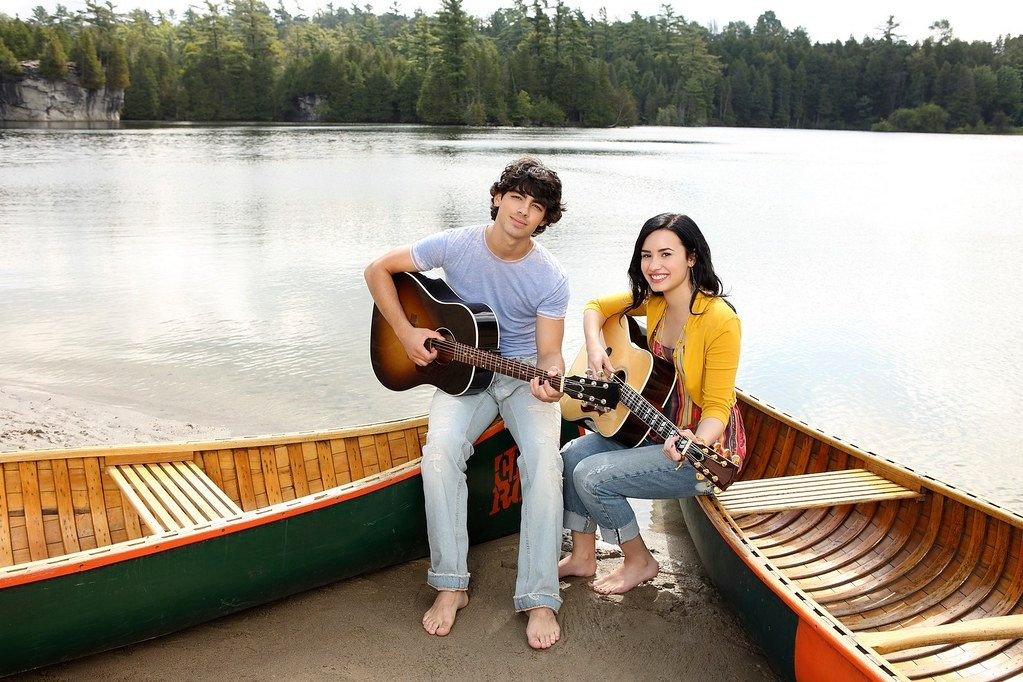 Huyền thoại Disney trở lại: Camp Rock có phần 3, Hannah Montana cũng ...