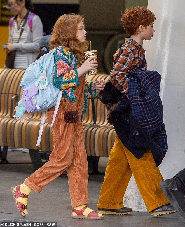 Harry Potter bản truyền hình: Nhà Weasley ra sân ga phù thủy, dễ thương ...