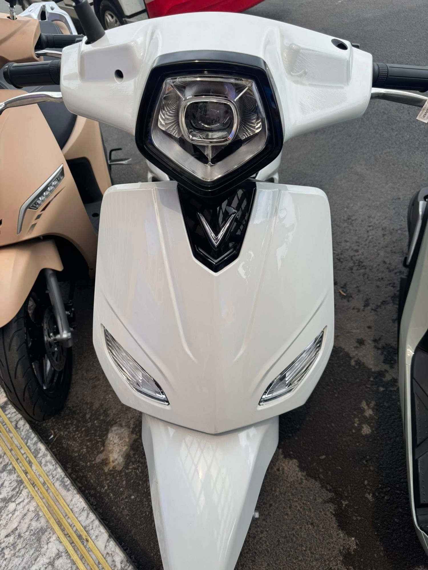 Xe máy điện mới nhất của VinFast lộ ảnh thực tế | Báo điện tử Tiền Phong