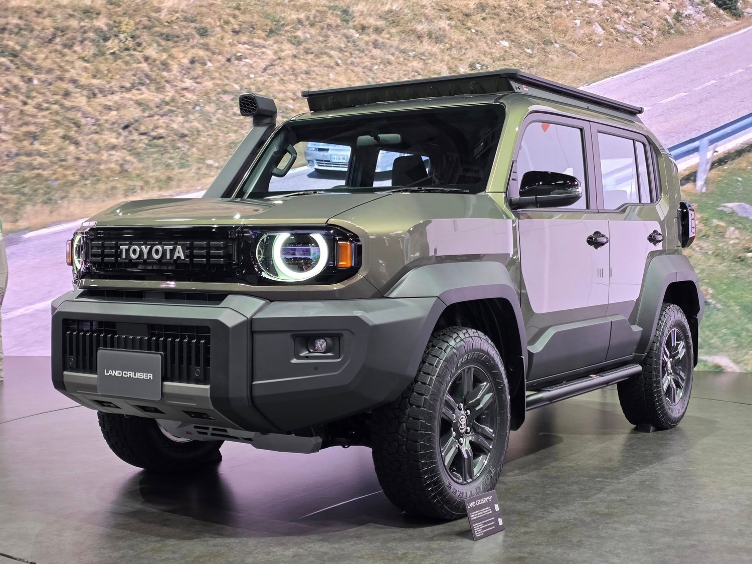Toyota Việt Nam hé lộ thời điểm mở bán Land Cruiser FJ | Báo điện tử ...
